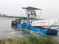 China Fully Automatic Aquatic Grass Harvester with Full Hydraulic Drive for High Efficiency Floating Weed Collection for sale