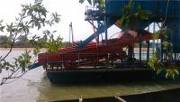 China Bucket Chain Dredger 400m3/h Output ISO9001 River Sand Dredging Equipment for sale