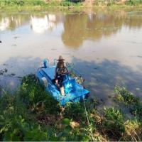 China 12V Electric Mini Water Weed Harvester Boat 1.5m Cutting Width 39kw Hydraulic Driven for River Lake for sale