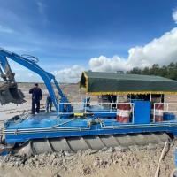 China Self Propelled Amphibious Dredger 6.5m Dredging Depth 40 Inch Draught for sale
