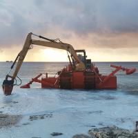 China Amphibious Excavator 5000kg Weight 0.8m³ Bucket Capacity for Swamp and Shallow Water Operations for sale
