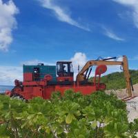 China Amphibious Excavator 5000kg Weight 0.8m³ Bucket Capacity for Swamp and Shallow Water Operations for sale