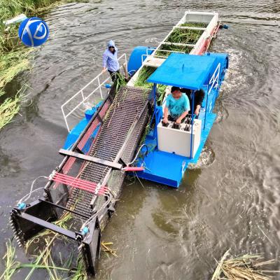China Amphibious Aquatic Weed Harvester 1000mm Cutter Width 4 Layer Anti Rust Marine Paint for sale