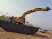 China Amphibious Excavator Dredger 6.5m Dredging Depth 194KW Engine 1500m Discharge Distance for sale