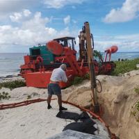 China Desilting Amphibious Dredger 56kw with Hydraulic Control Self Propelled for sale