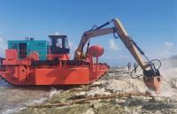 China Desilting Amphibious Dredger 56kw with Hydraulic Control Self Propelled for sale