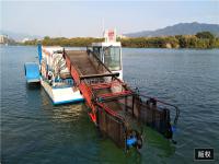 China 52kw Tractor Power Aquatic Weed Harvester 2000mm Working Width River Weed Cleaner for sale