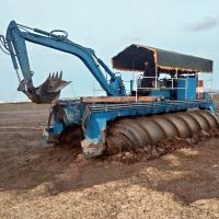 China Track Type Amphibious Excavator 194KW Diesel Power Multifunctional Swamp Dredger with 1 Year Warranty for sale
