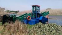 China KEDA Paddle Wheel Aquatic Weed Harvester 1.2m Cutting Width CE Certified for Water Hyacinth Collection for sale