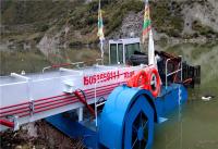 China Compact Diesel Engine Mini Harvester 6m x 3m x 2m for River Cleaning Water Weed Harvester Pond Weed Collector for sale