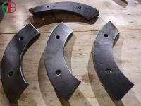 China Ni-Hard Cast Iron Curved Blade, High Wear Resistance Concrete Mixer Wear Parts Nickel Hard Blade for sale
