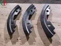 China Ni-Hard Cast Iron Curved Blade, High Wear Resistance Concrete Mixer Wear Parts Nickel Hard Blade for sale