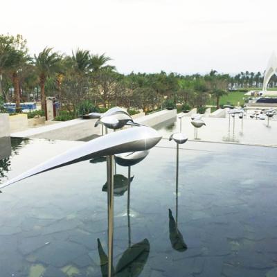 China Mirror Gold Titanium Stainless Steel Sculpture 316L Outdoor Water Fountain Art for sale