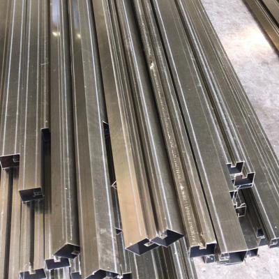 China JIS EN 201 304 316L 8K Mirror Polished Brushed Stainless Steel Tile Edge Trim 10mm 20mm for sale
