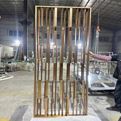 China PVD Colored Stainless Steel Screen Partition with Moru Glass 500x3000mm for sale