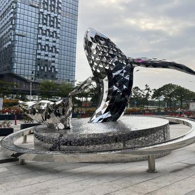 China Mirror Gold Titanium Stainless Steel Sculpture 304 Outdoor Art Decoration Custom Size for sale
