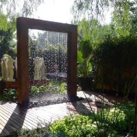 China Rustic Corten Steel Rain Curtain Water Feature 5ft Tall Garden Ornament for sale