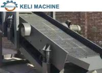 China Portable Mobile Vibrating Sand Screening Machine With Conveyor Belt for sale