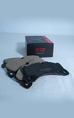 China 0.5 Inches Friction Material Thickness Toyota Brake Pad Set Front Position 4 Pieces Complete Set for sale