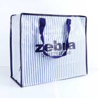 China UV Coating Polypropylene Woven Bags 200gsm Laminated Grocery Shopping Bags 70x50x21cm for sale