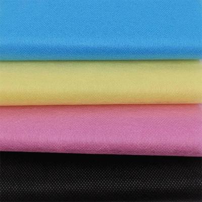 China Laminated Non Woven Tablecloth Eco Heat Resistant Table Cloth 115cm 100 Polypropylene for sale