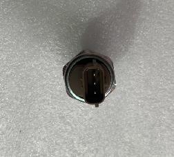 China COMMON RAIL FUEL PRESSURE SENSOR 499000-6131 / 499000-6130 FOR ISUZU MODELS for sale