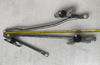 China TRUCK SPARE PART 1-83312113-1 FRONT WIPER LINK ASSY OEM REPLACEMENT FOR ISUZU for sale