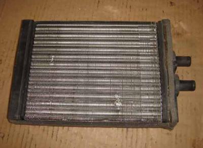 China 1-83562057-0 HIGH-QUALITY PLASTIC COOLING HEATER WATER TANK FOR ISUZU TRUCKS for sale