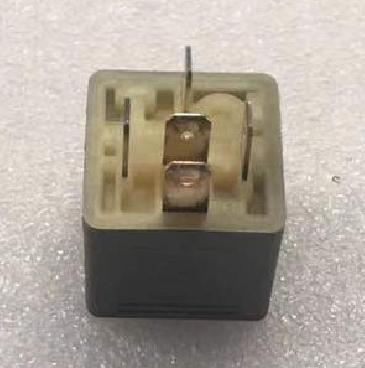 China A0035459605 OEM-EQUIVALENT RELAY MODULE RELIABLE & DIRECT FIT FOR BENZ TRUCKS for sale