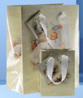 China Embossed Printing Paper Bag 250gsm Printed Paper Carrier Bags for sale