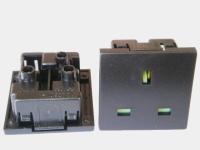 China UK Standard BS1363 Wall Power Outlet Socket 250V 13A with 50×50mm Dimensions and PC/PA66 Construction for sale