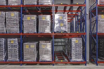 China Large Heavy Duty Storage Racks / LIFO System Push Back Racking System Metal Material With Sliding Wheel for sale