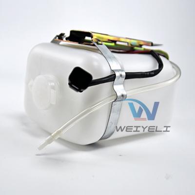 China Yuchai 12V/24V Wiper Washer Spray Bottle Windshield Washer Spray Bottle Auxiliary Water Tank for sale