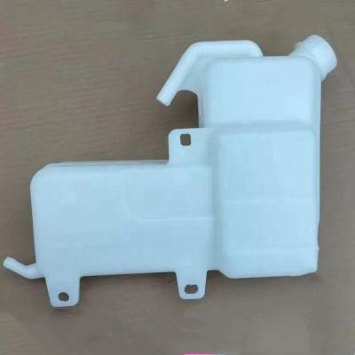 China Isuzu Elf Truck Coolant Expansion Tank 1994-2007 NPR NQR NRR NP94-09-002-MD 8972108440 8981781770 13110010B1CHAO for sale