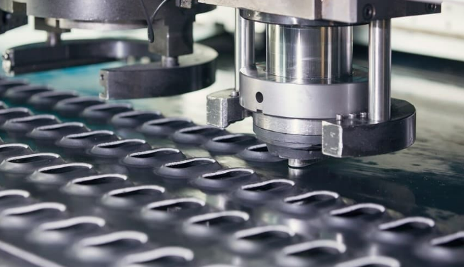 Industrial Man|Sheet Metal Precision Holes Process(图2) Industrial Man|Sheet Metal Precision Holes Process(图2)