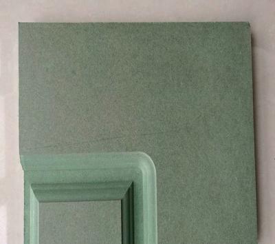 China EUDR E0 CARB P2 FSC HMR MDF Board Density Moisture Resistant Waterproof Green for sale