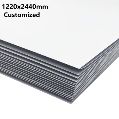 China 1220x2440mm Customized Plastic Corrugated Sheet Durable Waterproof Material Suitable for Advertising Protective Covering for sale