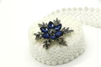 China Leaf Shape Fashion Brooch Pin Sapphire Crystal Inlaid OEM ODM for sale