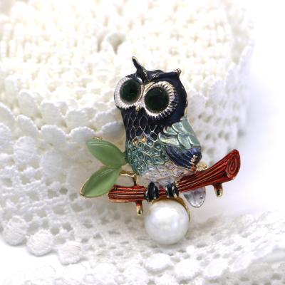 China Owl Shape Fashion Brooch Pin Diamond Electroplated Color 3.8cm Size for sale
