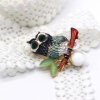 China Owl Shape Fashion Brooch Pin Diamond Electroplated Color 3.8cm Size for sale