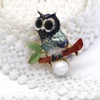 China Owl Shape Fashion Brooch Pin Diamond Electroplated Color 3.8cm Size for sale