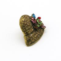 China Cute Hat Shape Fashion Brooch Pin Vintage Gold For Women 2.5cm×3.5cm for sale