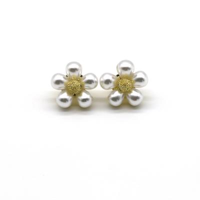 China Gold Mens Diamond Cufflinks Inlaid Pearl 1.5cm×1.5cm Size OEM ODM for sale