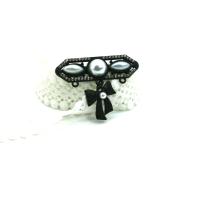 China Black Fashion Brooch Pin Bow Shape Alloy Copper Silvery Material for sale