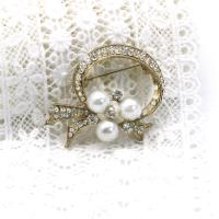 China Round women's bow tie brooch , Pearl And Diamond Brooch for Clothing for sale