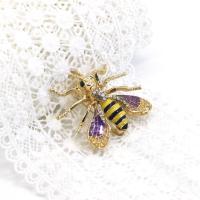 China Alloy Fashion Brooch Pin , Gold Bee Brooch With Shiny Diamond OEM ODM for sale