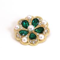 China Golden round pearl brooch , womens brooch pins Petal Shape 4.8cm Size for sale