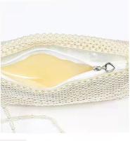 China 22cmx15cm White Pearl Hand Bags Tassel Straddle Shoulder With 54Cm Strap for sale