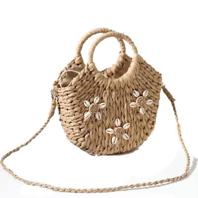 China Corn Skin Woven Crochet Hand Bag , Woven Beach Bag Shell Flower Decorative ODM for sale