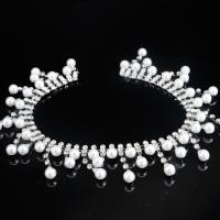 China Silver Pearl And Rhinestone Necklace Copper Material Inlaid Shiny Diamonds OEM for sale